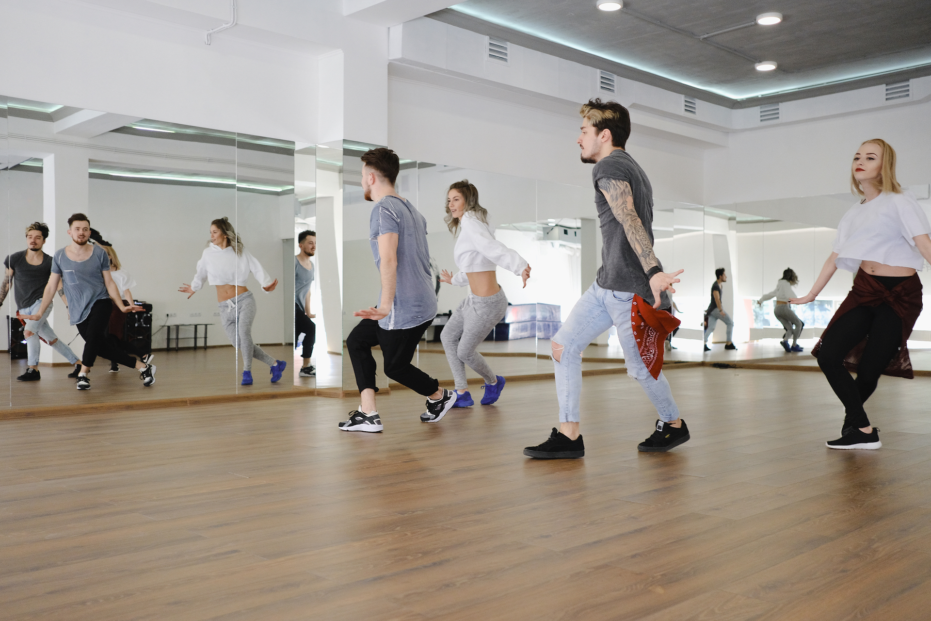 Private Dance Lessons vs. Group Dance Lessons: What's the Difference ...